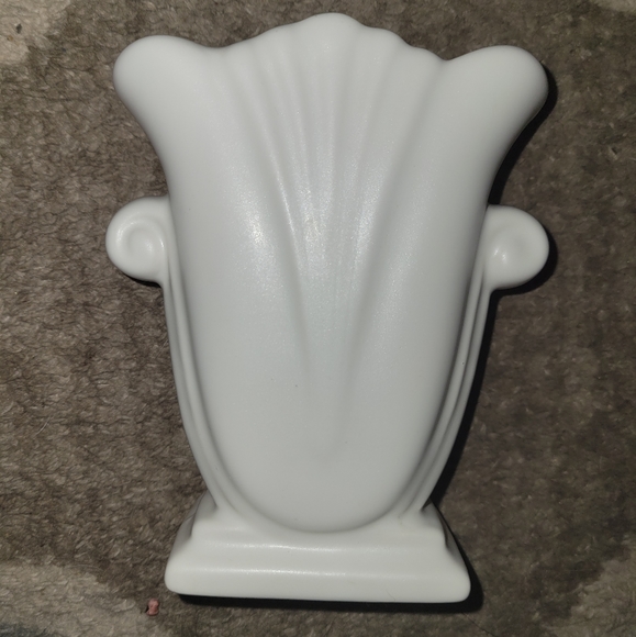 Haeger | Accents | Royal Haeger Pottery White Fan Vase | Poshmark